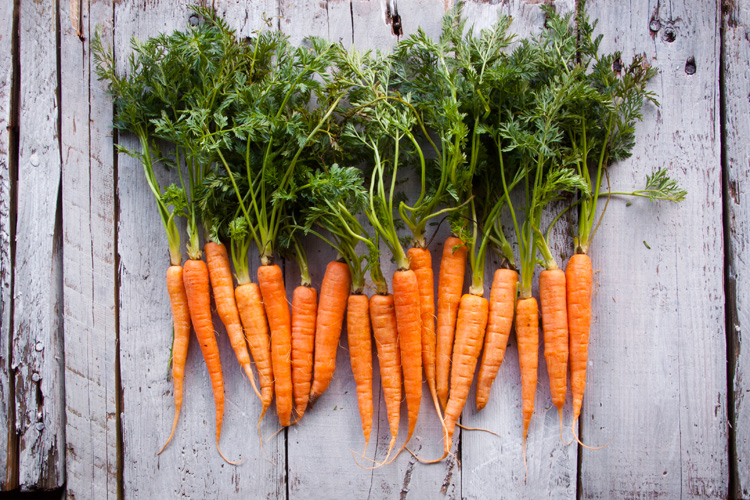 Mit dem richtigen Food zur schönen Sommerbräune