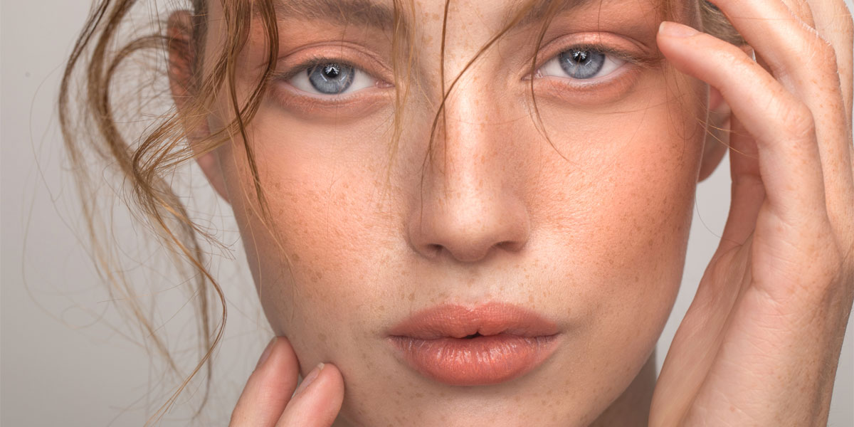 Vergrößerte Poren: Die besten Tipps und Produkte - BEAUTYPUNK Vergrößerte Poren: Die besten Tipps und Produkte - BEAUTYPUNK